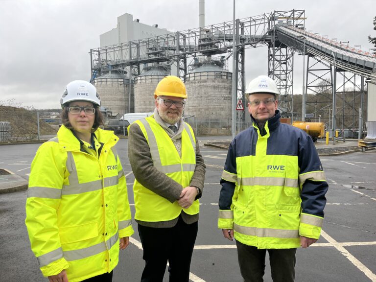 Scottish MP visits UK’s largest waste wood-powered biomass plant ...